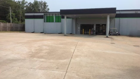 Storage Units in Flowood, MS at 5491 Plaza Dr | Devon